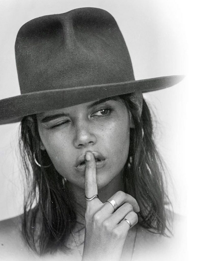 FAVOURITE SISTERS: JOANNA & SARAH HALPIN - Little Fashion Paradise